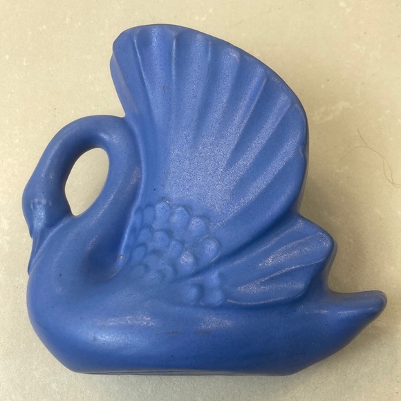 Rosemeade | Accents | Vintage Rosemeade Pottery Blue Swan Planter Vtg ...